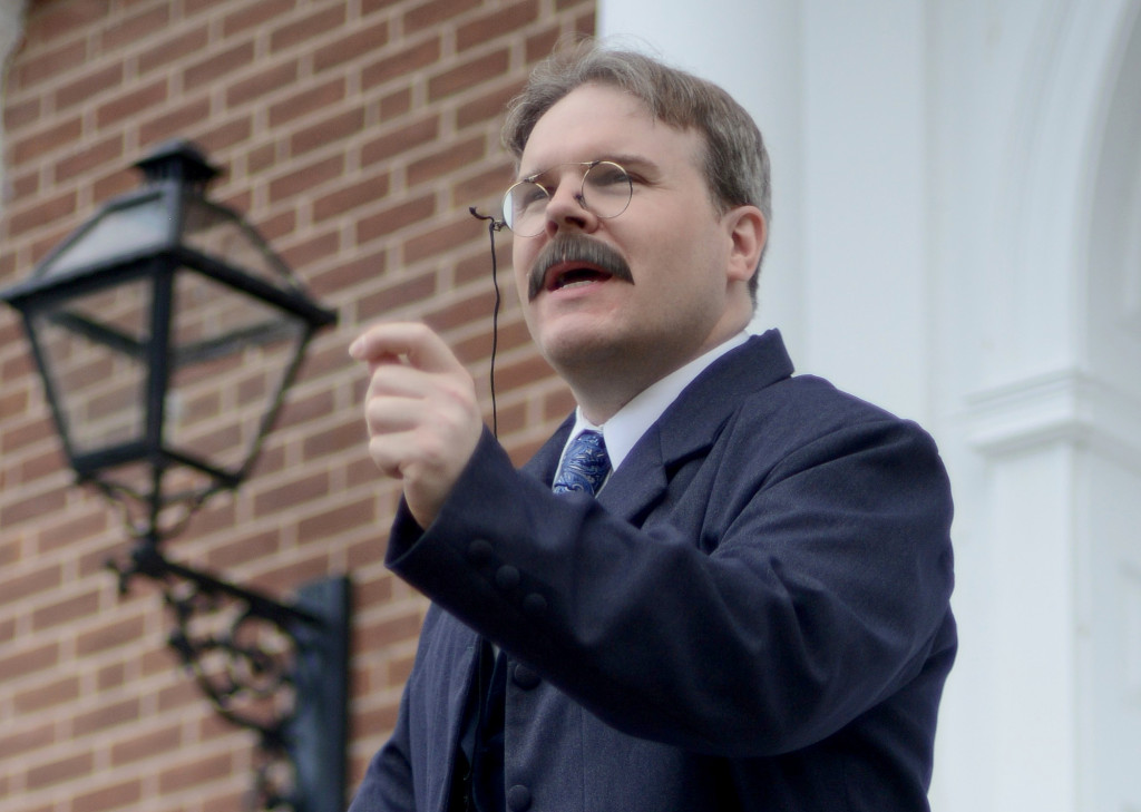 peyton-dixon-t-roosevelt-outside-on-steps | Renna Media
