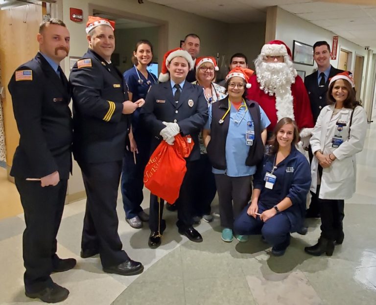 Renna Media | Summit Firefighters Spread Holiday Cheer at Overlook