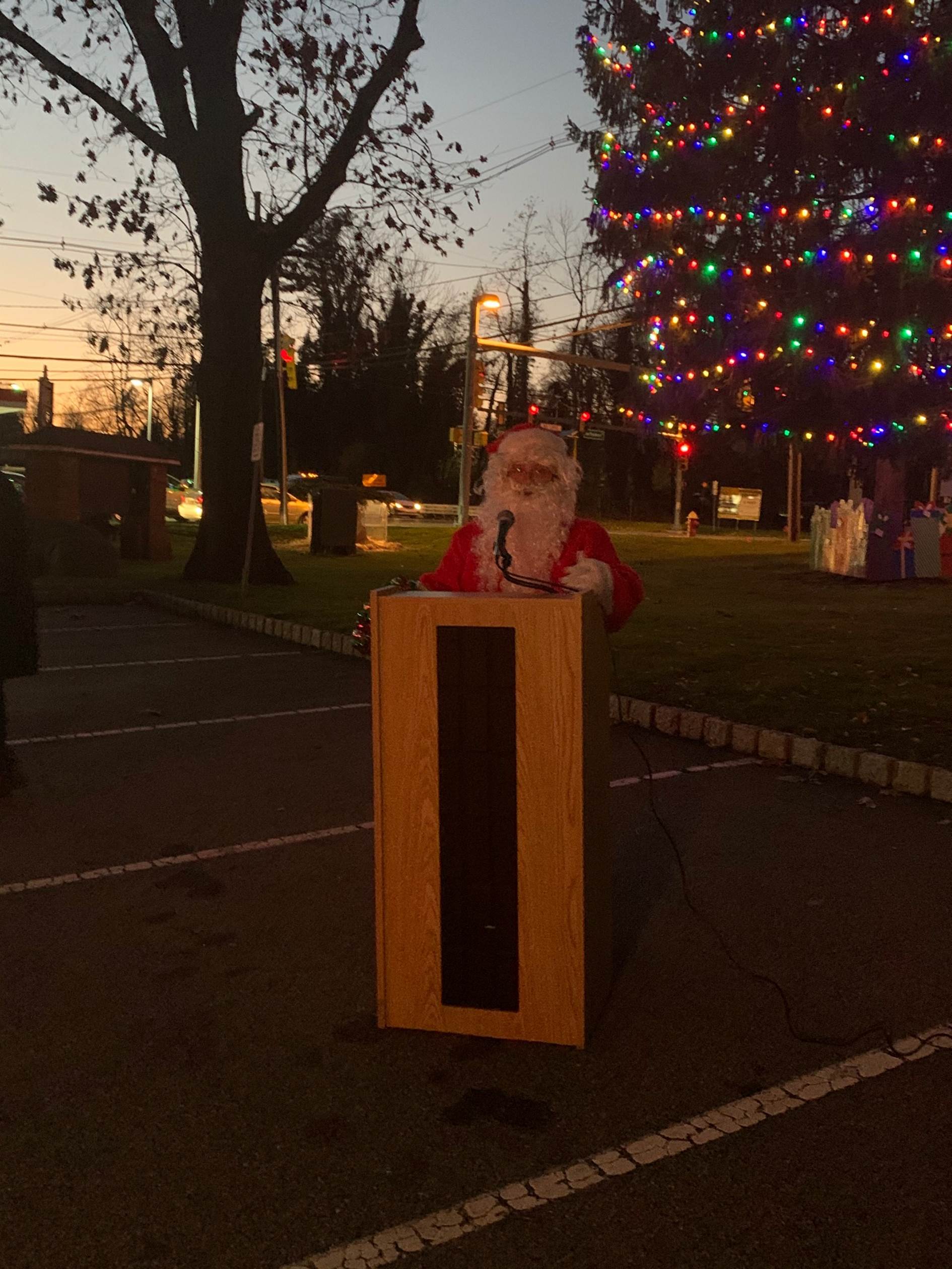Renna Media | Mountainside’s 2020 Tree Lighting ceremony
