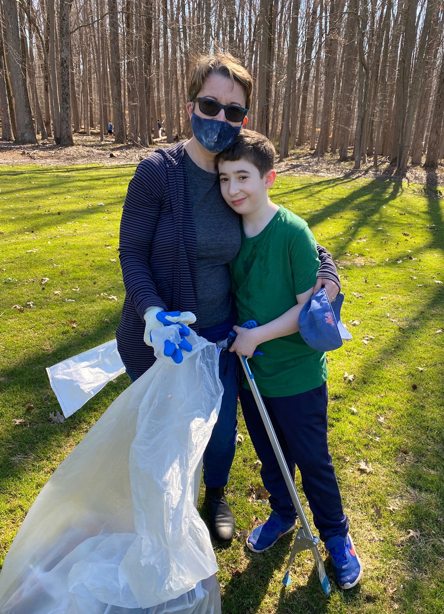 Renna Media | Temple Emanu-El Passover Park Cleanup