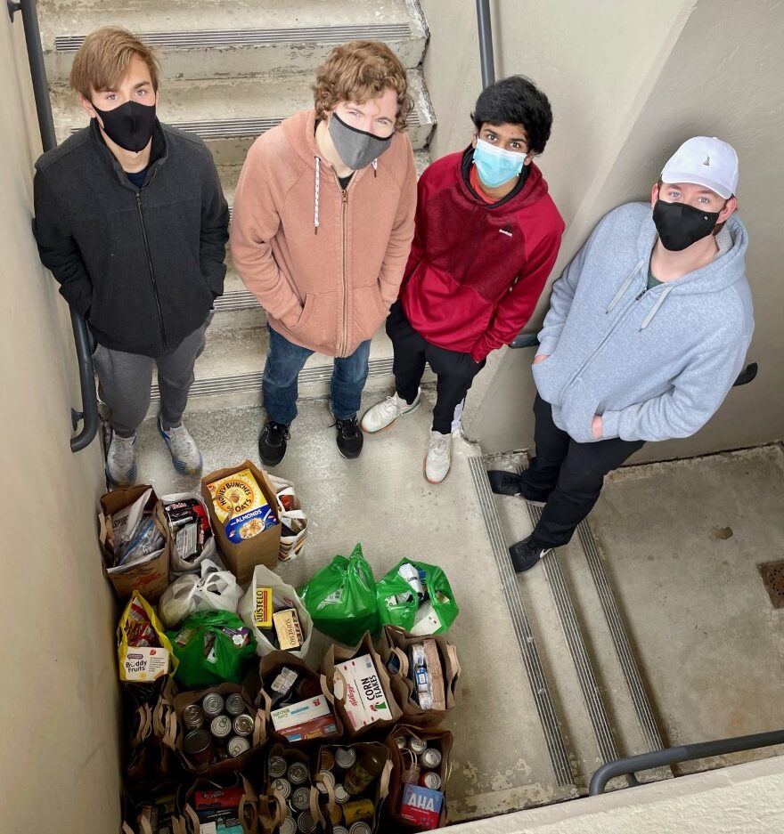 Renna Media | Summit Students Collect Food for Local Pantry