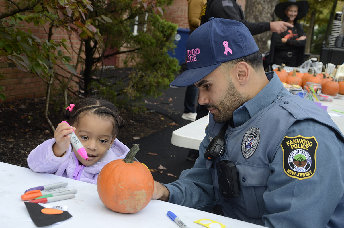 Renna Media | Pumpkins and Police Event at Forest Road Park