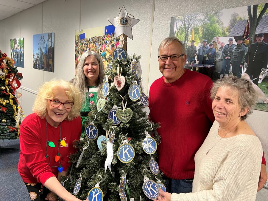 Renna Media | Kiwanis Club Tree at Clark Town Hall