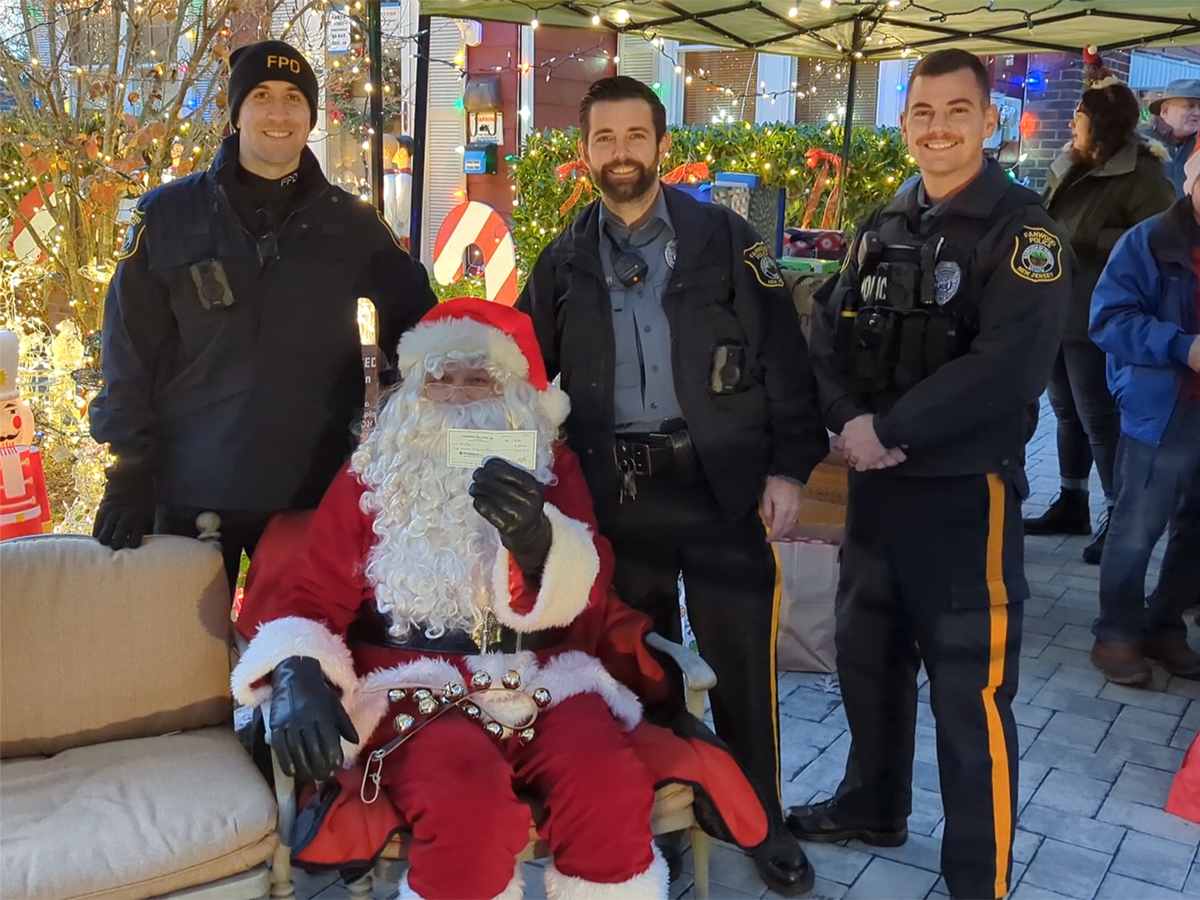 Renna Media | Roser Family Lights Up Home for Worthy Cause